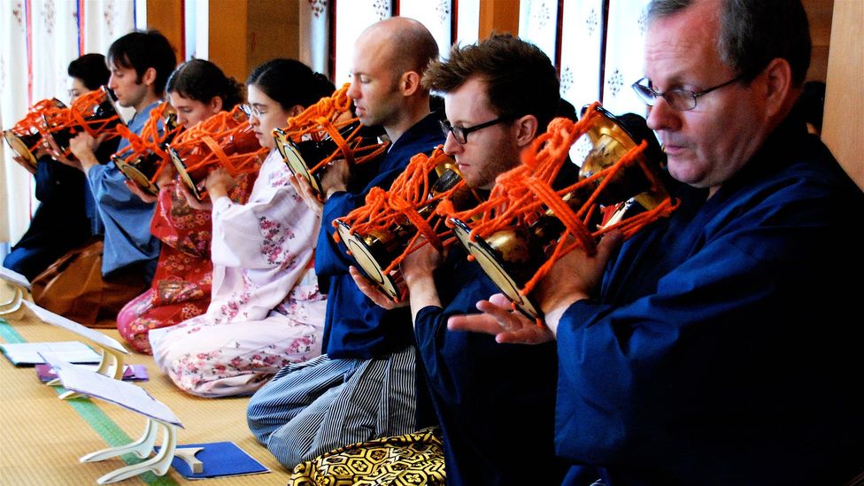 The foreigners keeping kabuki alive - BBC Travel