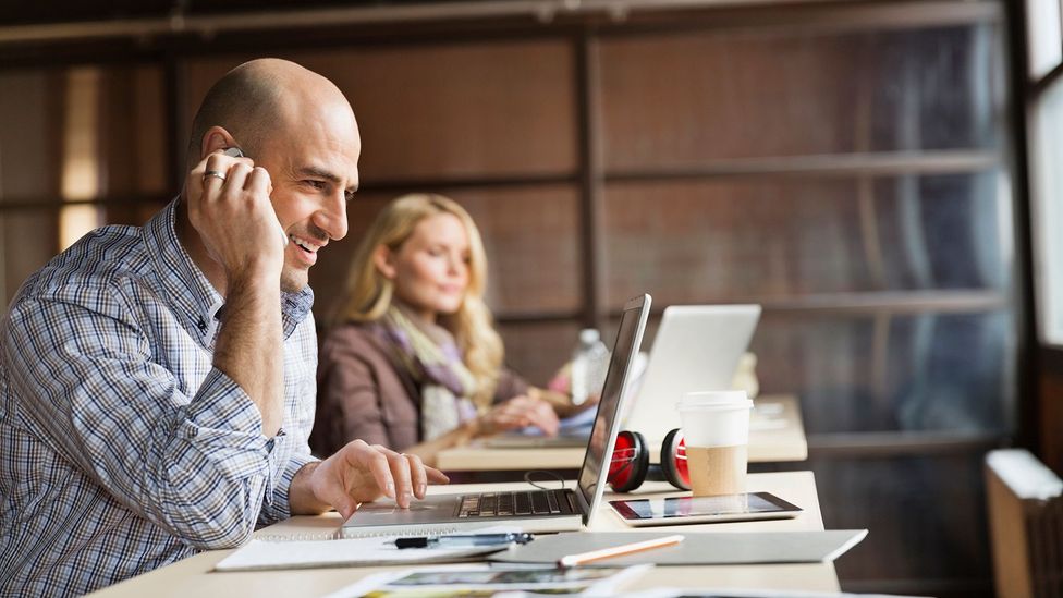 These are the worst things about working in an open office - BBC Worklife