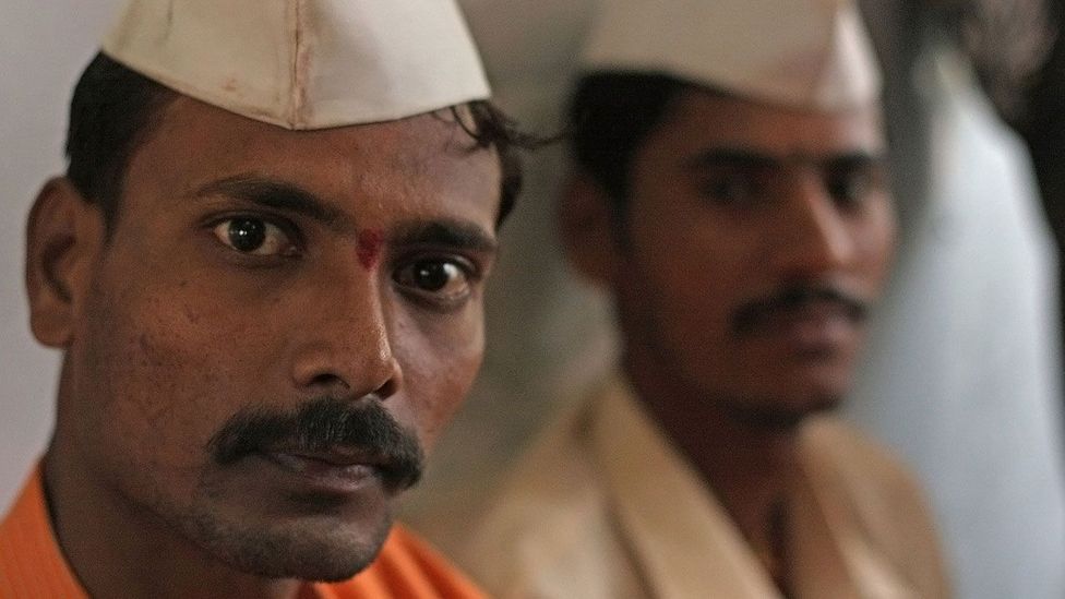 The ingenious codes of India’s ‘dabbawalas’ - BBC Future