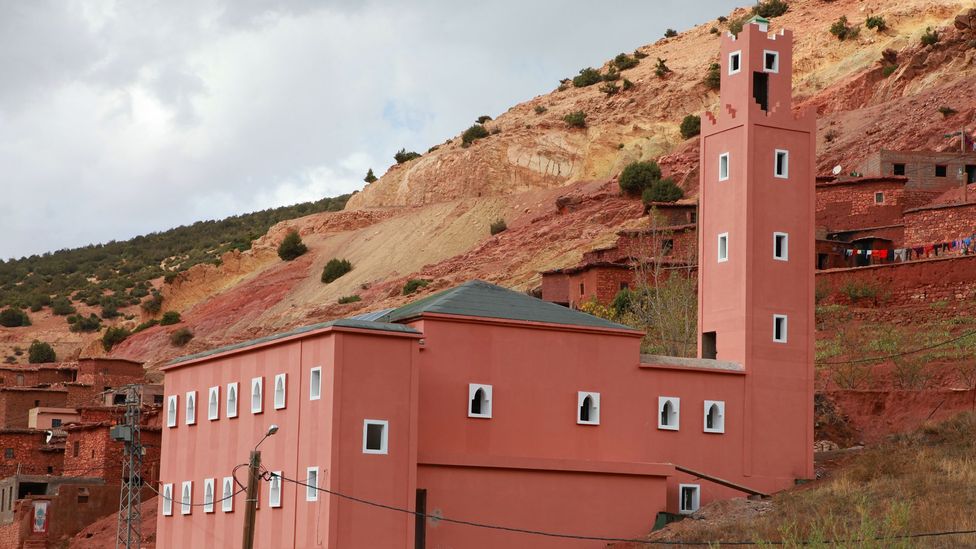 The mosque that powers a village - BBC Future