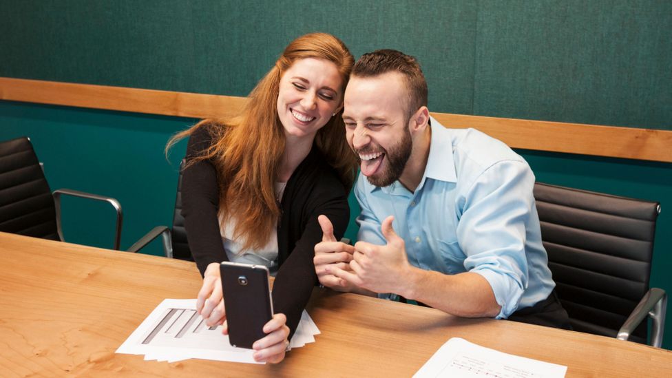 Do friends make better workmates? - BBC Worklife