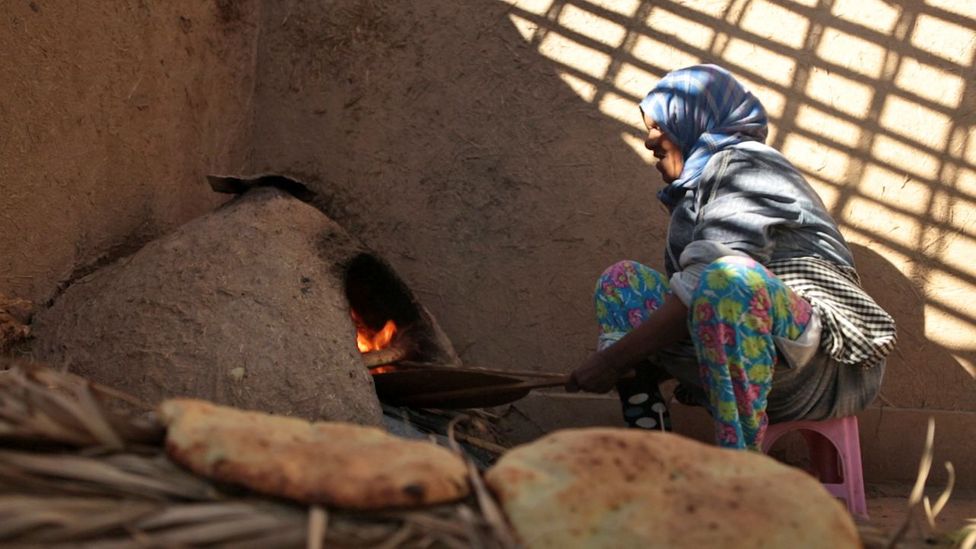 Madfouna: Morocco’s surprising take on pizza - BBC Travel