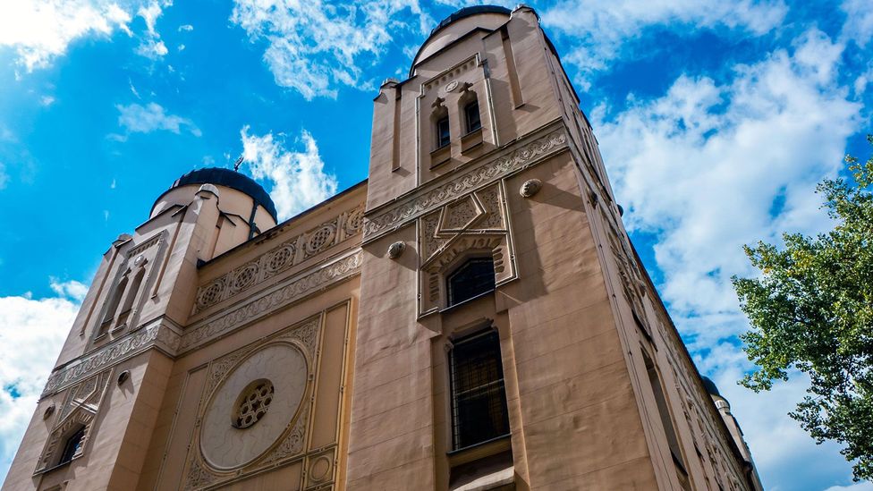 The Bosnians who speak medieval Spanish - BBC Travel