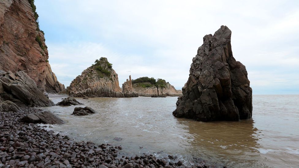China’s colossal columns carved by nature - BBC Travel