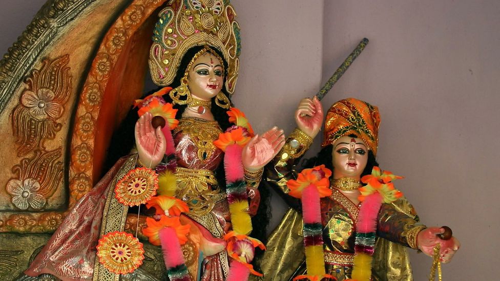 The people who live with tigers - BBC Travel