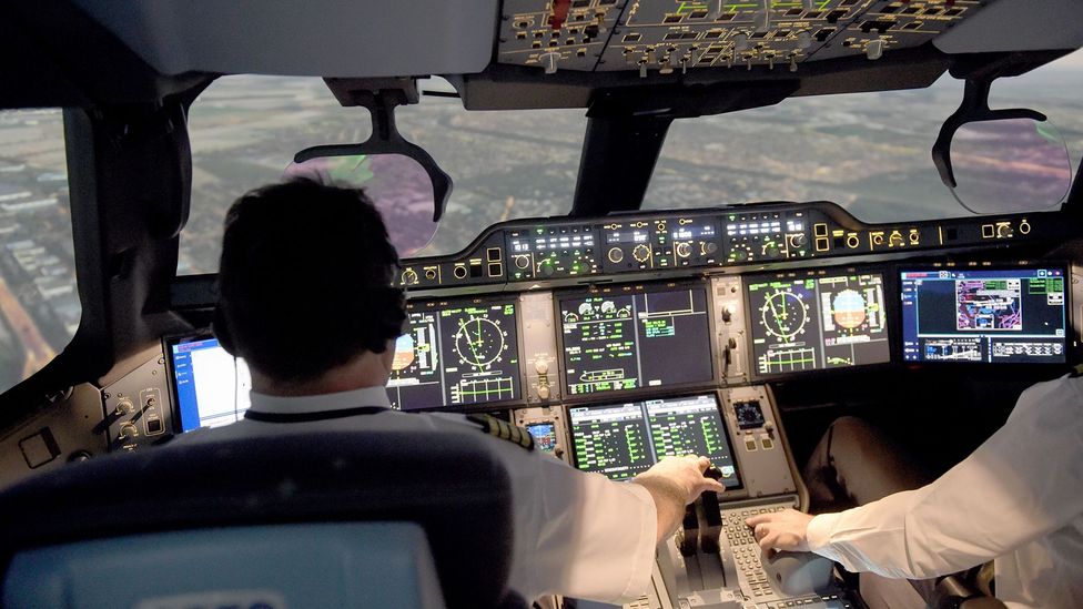The three things that could kill the pilotless airliner - BBC Future