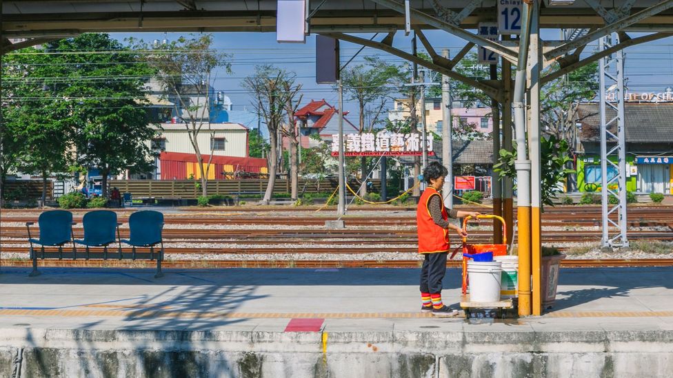 How getting rid of dustbins helped Taiwan clean up its cities - BBC Future