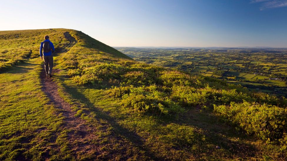 Offa’s Dyke: Britain’s unmarked ‘no-man’s land’ - BBC Travel