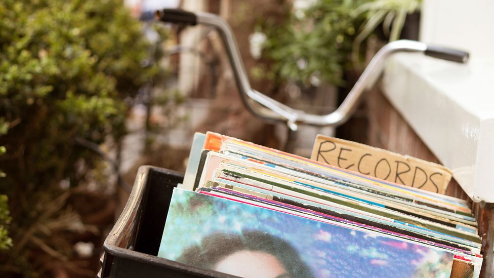 How nostalgia makes you work better - BBC Worklife
