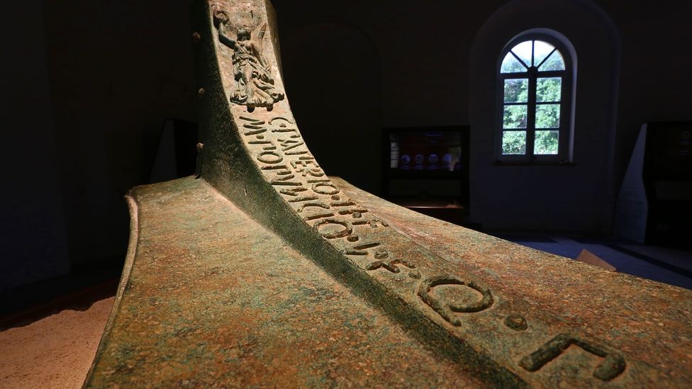 The shipwrecks rewriting ancient history - BBC Future