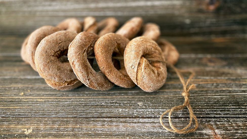 Arculata: The bread that survived Pompeii - BBC Travel