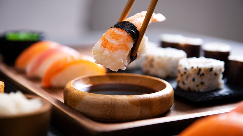 The 'right' way to eat sushi: Tips from the experts on sushi rules to ...