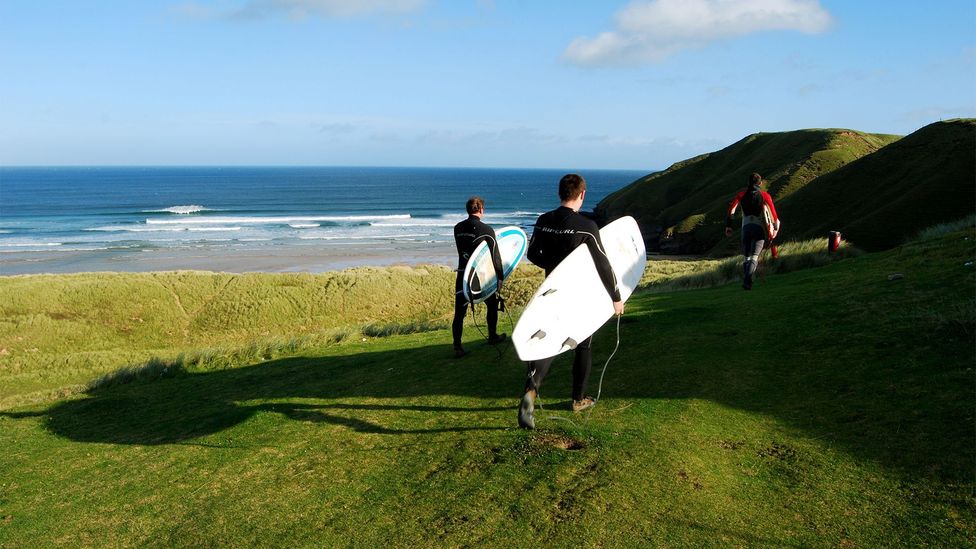 Why surfers are flocking to Scotland - BBC Travel