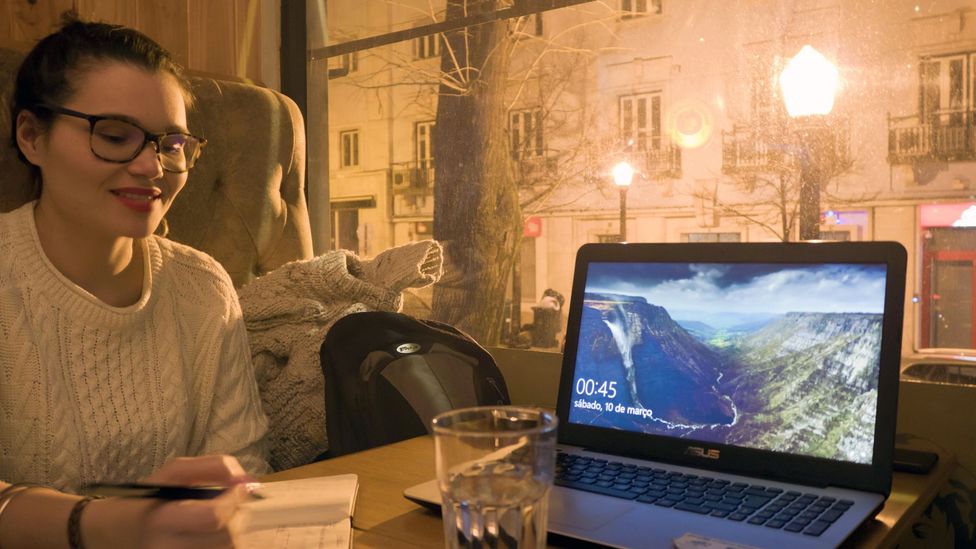 The 'chronoworking' productivity hack that helps workers excel - BBC ...