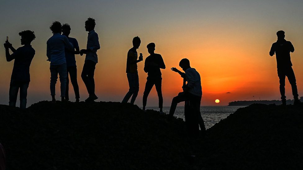 Places around the world that opt out of daylight savings - and why ...