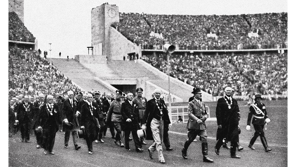 10 iconic images of the most historic moments at the Olympic Games ...