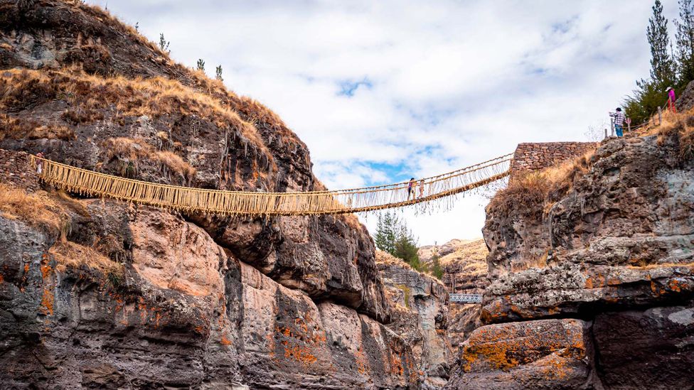 The last Inca bridge master - BBC Travel