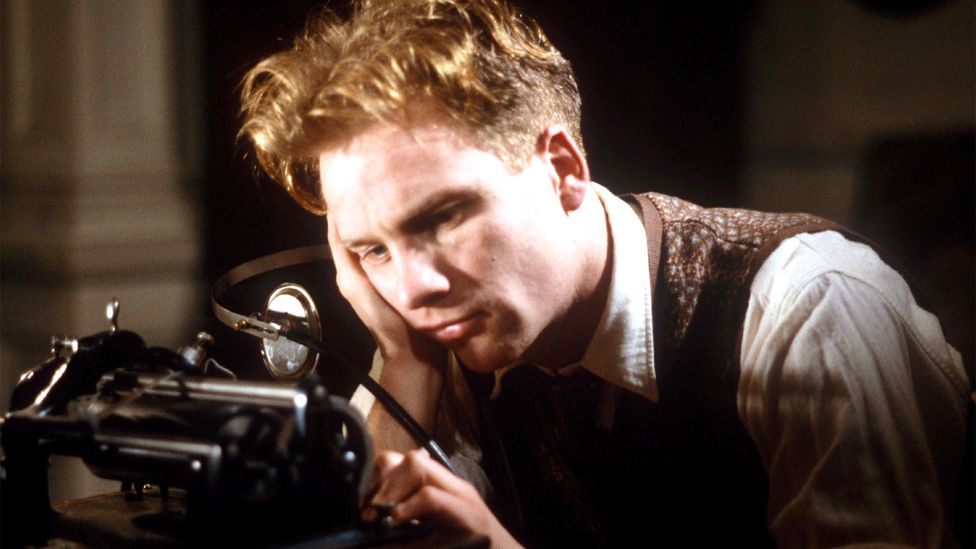 The ultimate Christmas ghost story: How 1980s horror The Woman in the ...