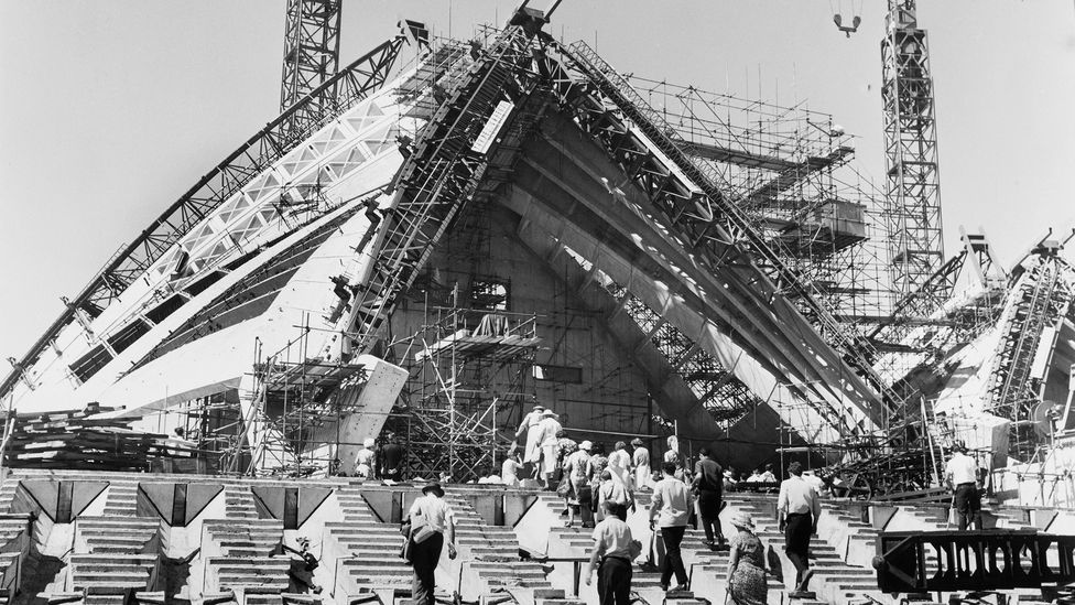 'It stirred the people to breathless wonder and scalding abuse': The ...