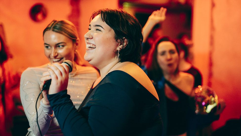 Why singing is surprisingly good for your health - BBC Future