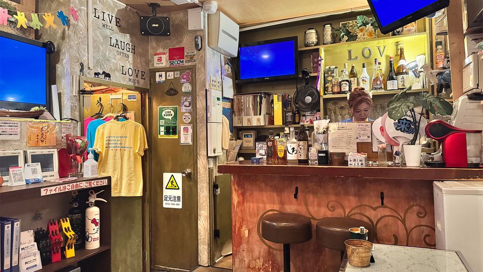 Inside the secret world of Japanese snack bars - BBC Travel