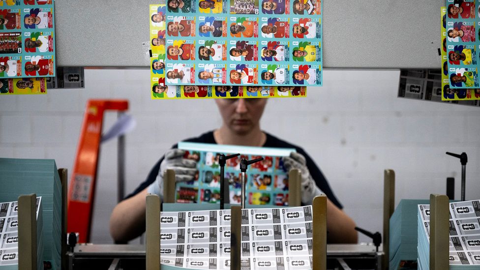 The maths behind the largest ever World Cup sticker book - BBC Future